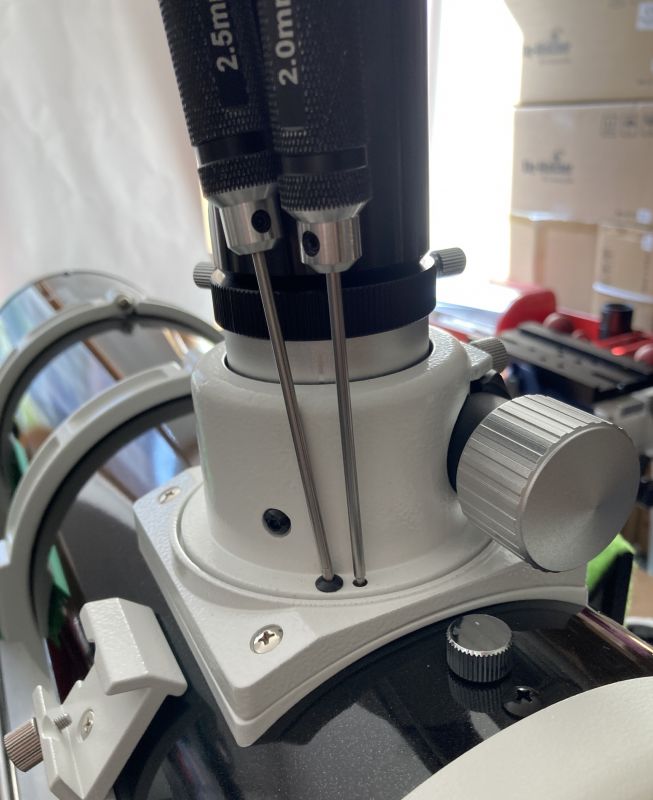 Einstellen Okularauszuges der Skywatcher Explorer PDS